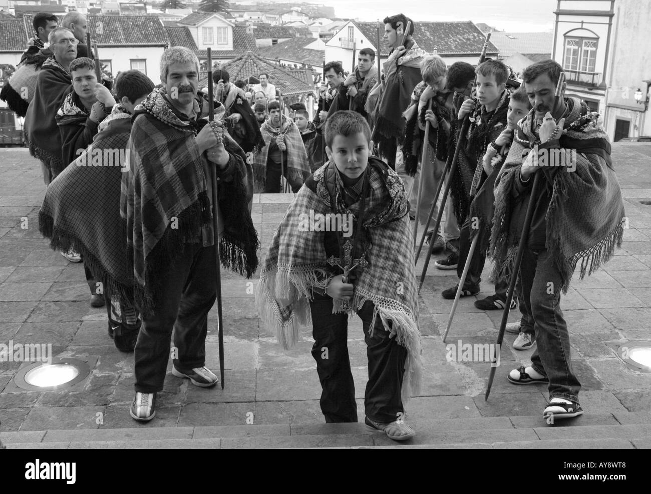 Teens praying group hi-res stock photography and images - Alamy