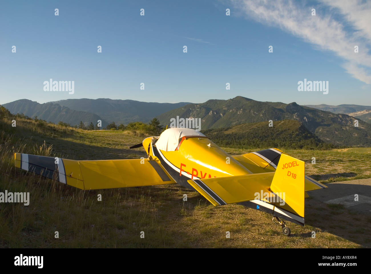 Two seater plane hi-res stock photography and images - Alamy