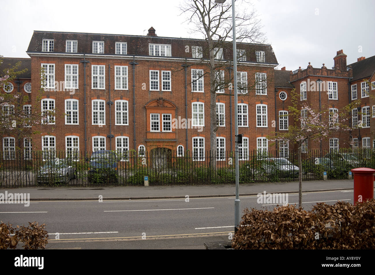 Newnham college cambridge hi-res stock photography and images - Alamy