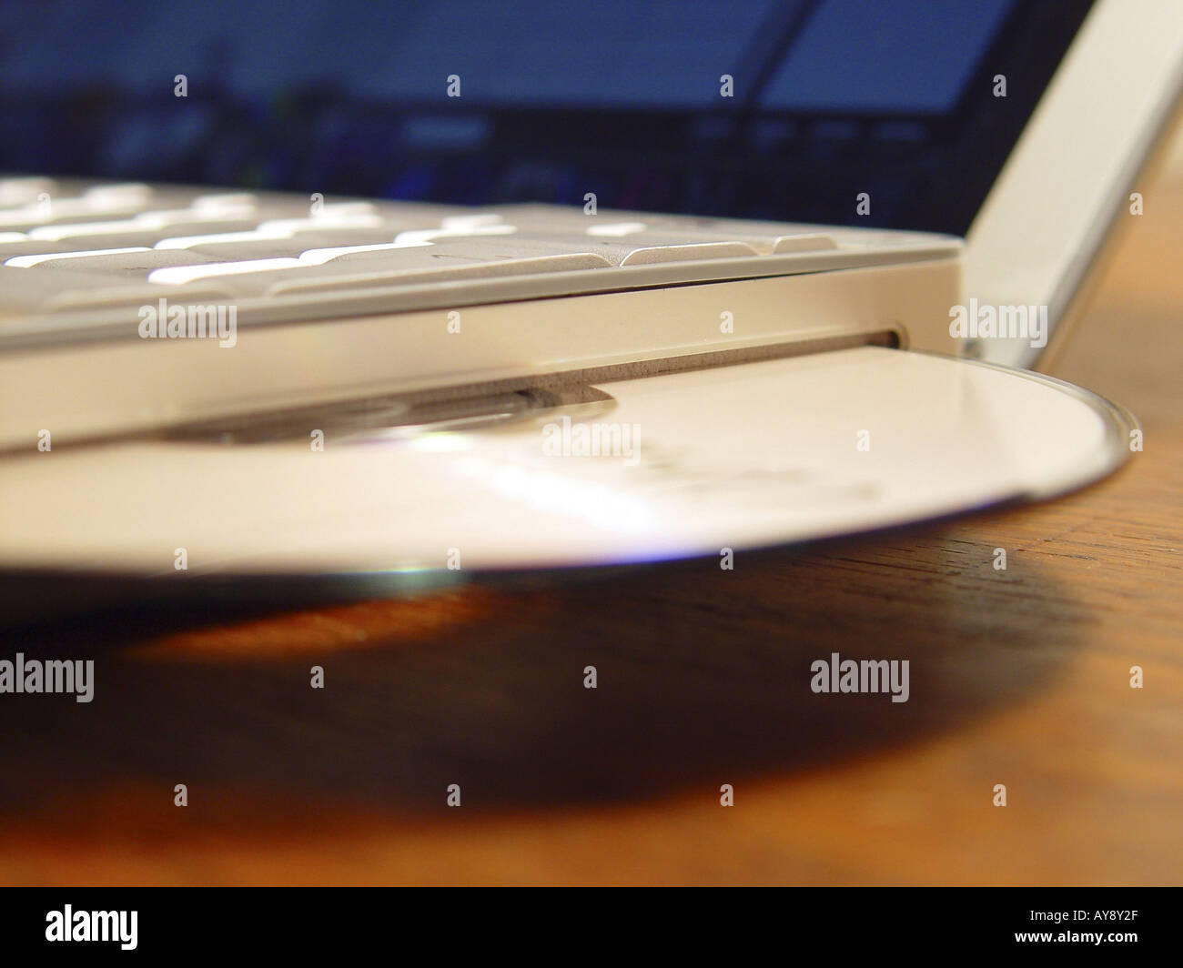 Apple mac powerbook laptop computer hi-res stock photography and images ...