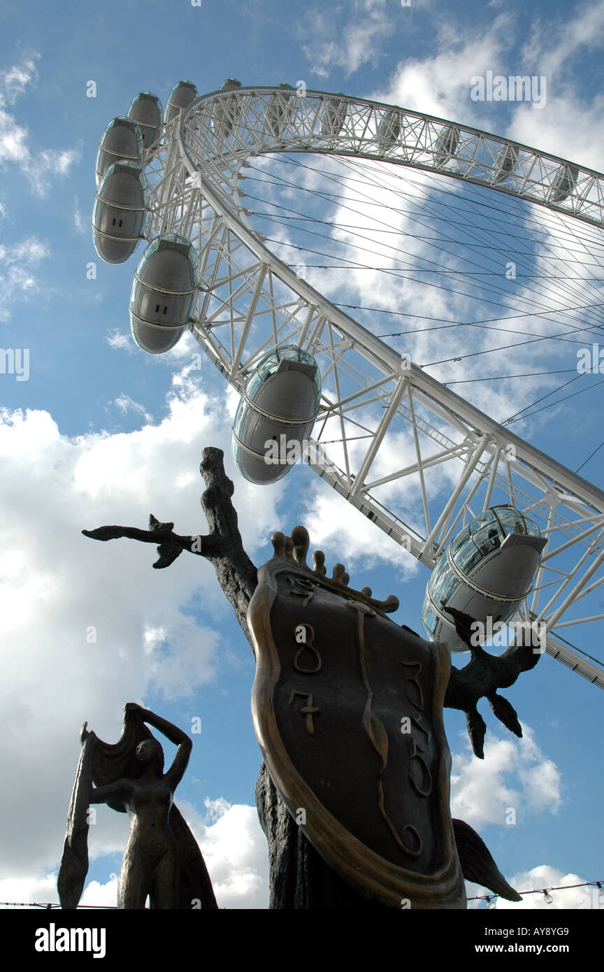 Salvadore dali clock hi-res stock photography and images - Alamy