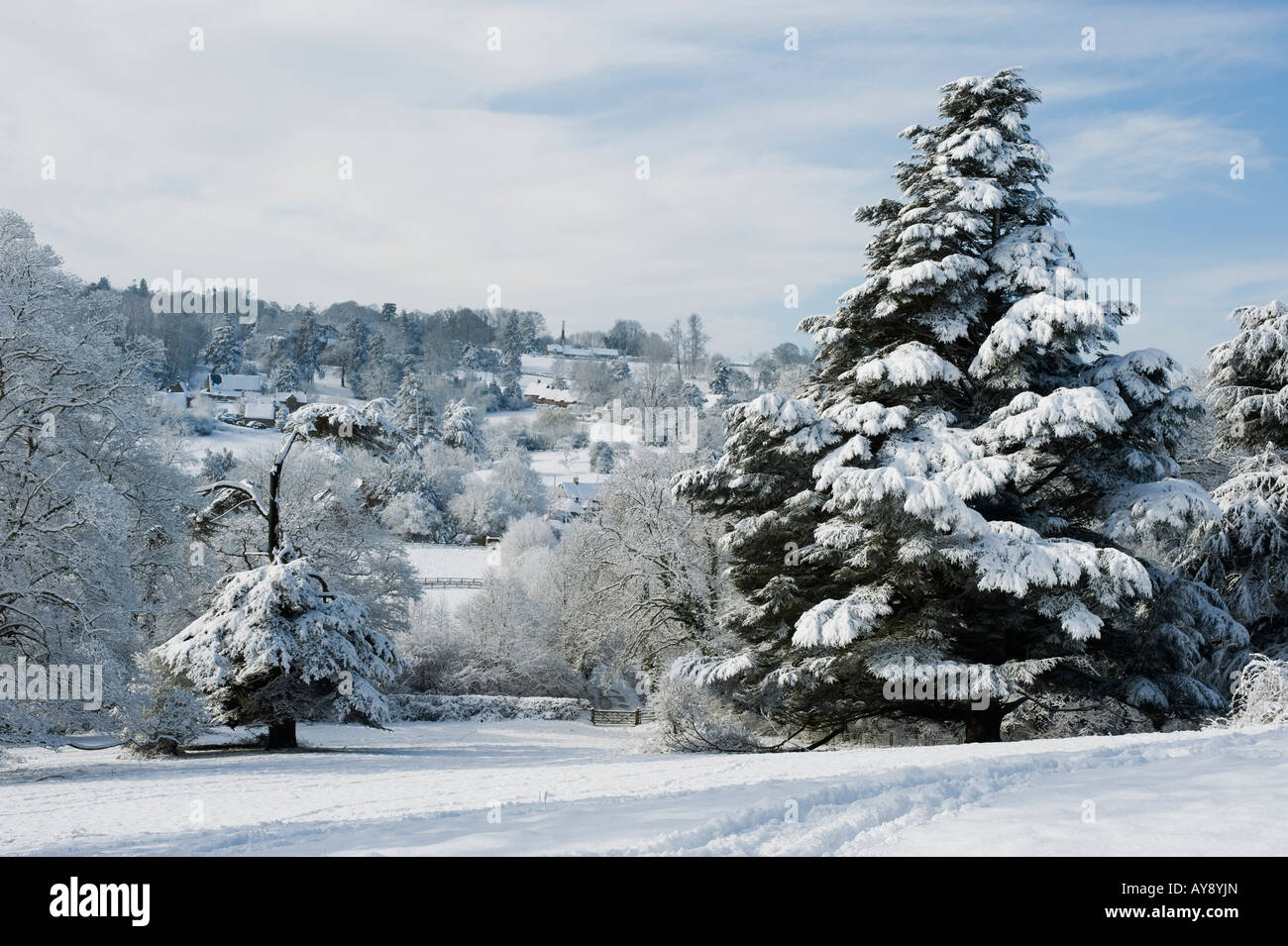 Great tew estate snow hi-res stock photography and images - Alamy