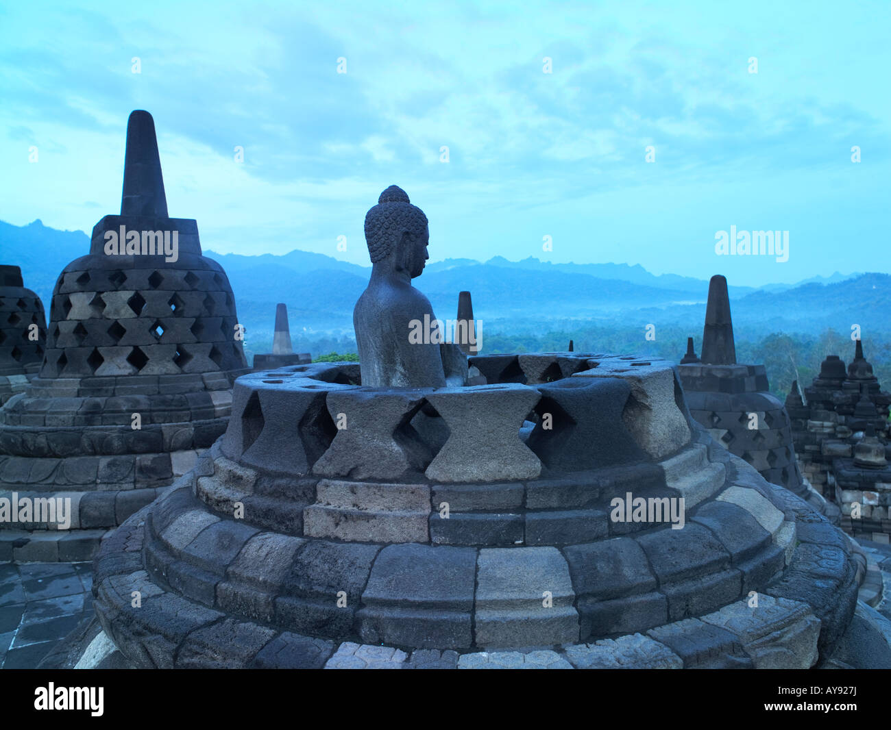 Pre dawn light hi-res stock photography and images - Alamy