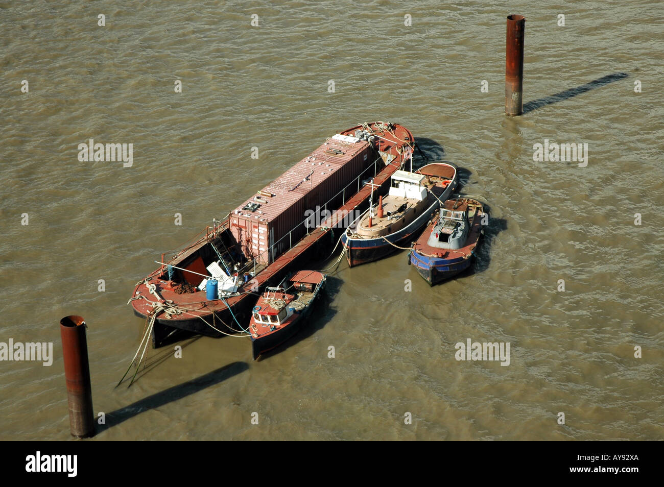 Thames motor barge hi-res stock photography and images - Alamy