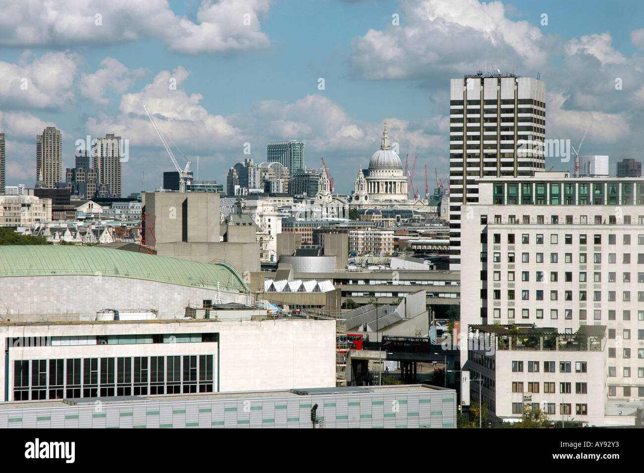 Lwt building hi-res stock photography and images - Alamy