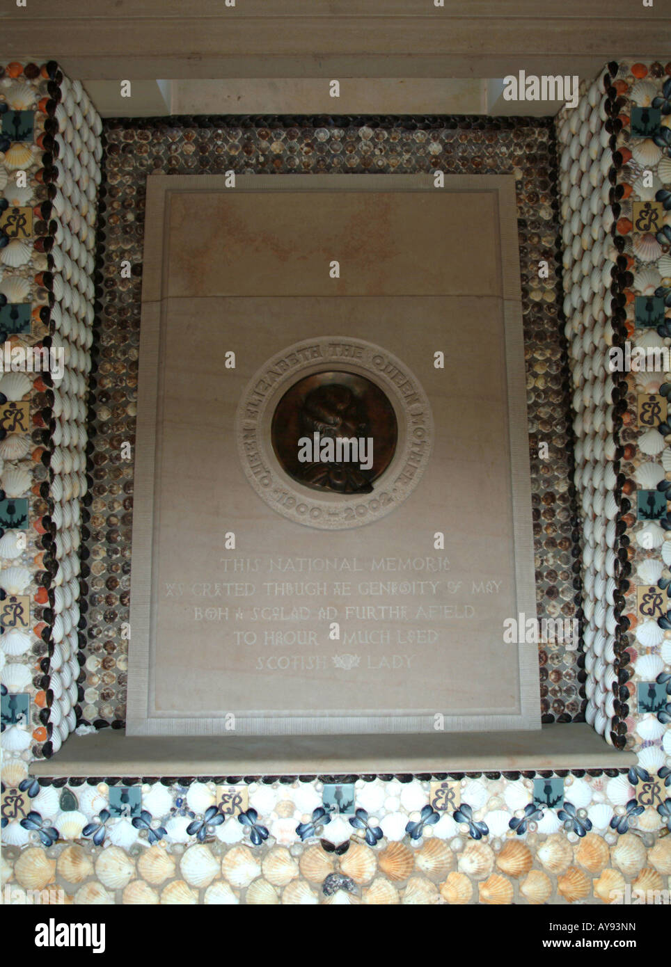 Memorial Pavillion Queen Mother's garden botanic Stock Photo - Alamy