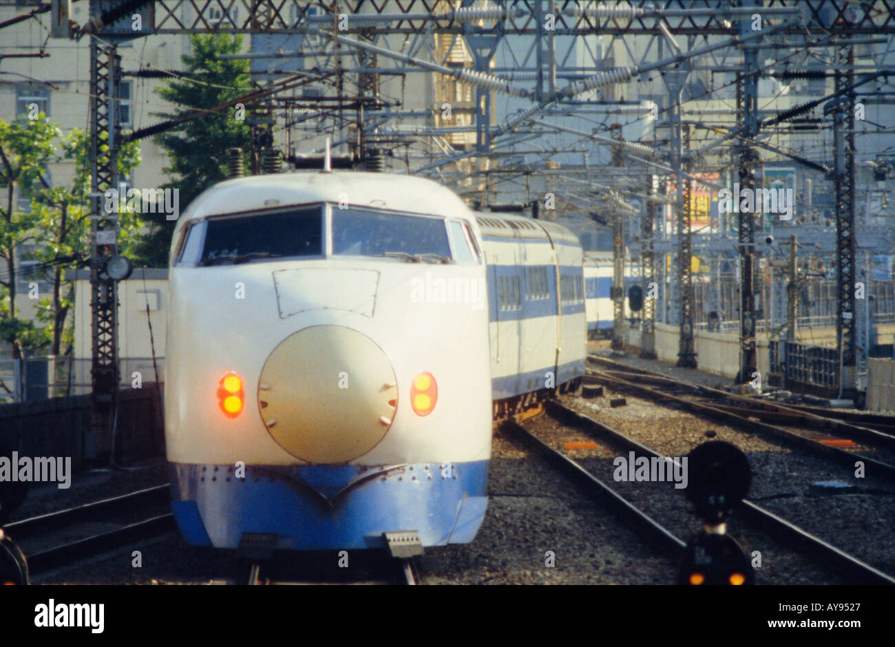 Shinkansen japanese bullet train motion hi-res stock photography and ...