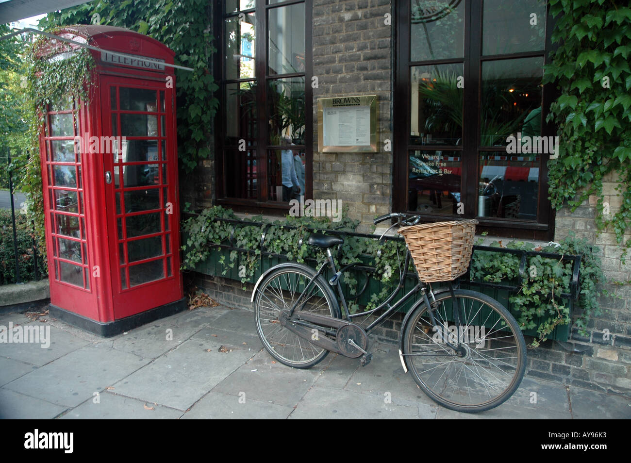 Vintage telephonebox hi-res stock photography and images - Alamy
