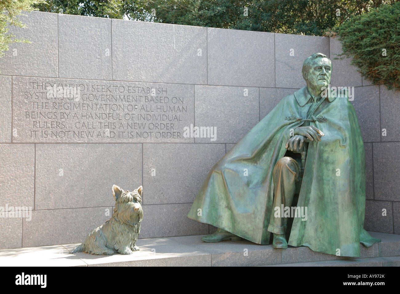 Franklin Delano Roosevelt Monument, bronze statue, Washington DC, USA ...