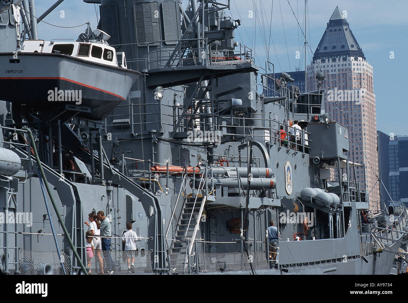 Uss edson hi-res stock photography and images - Alamy