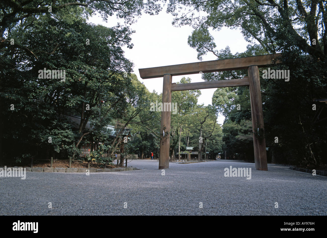 Shinto torii hi-res stock photography and images - Alamy