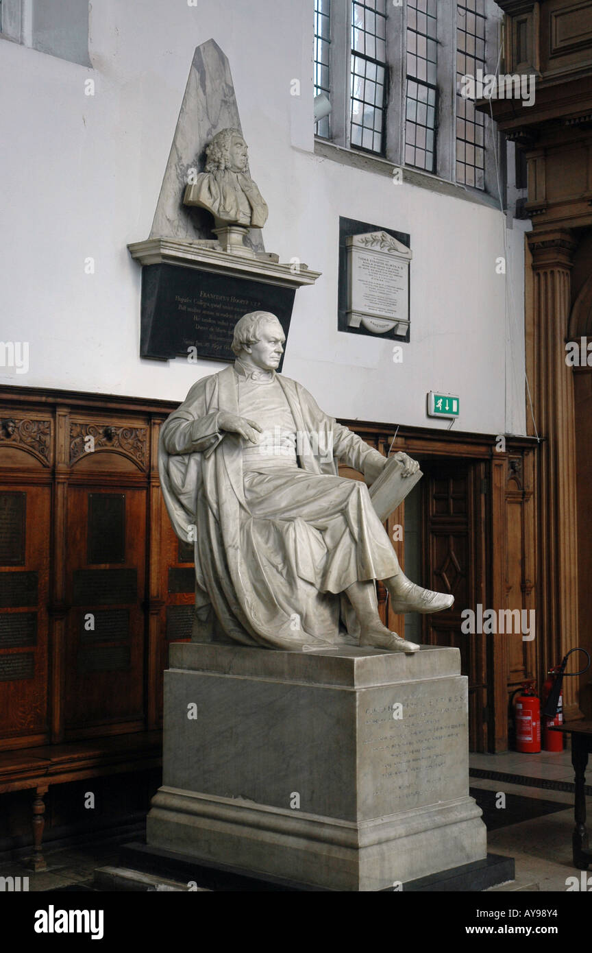 Trinity College chapel, Cambridge UK. Statue of William Whewell Stock ...