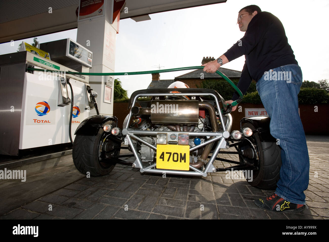 Petrol station fill up gas fuel mpg garage hi-res stock photography and ...