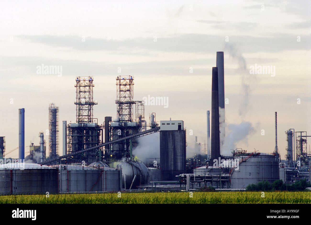 Refinery bp gelsenkirchen hi-res stock photography and images - Alamy