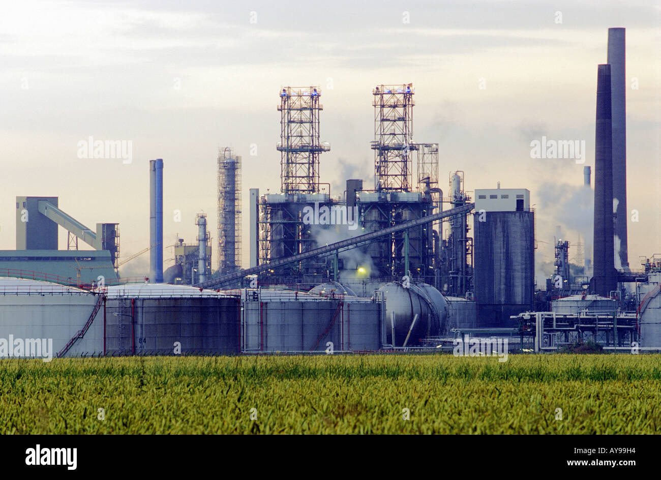 Refinery bp gelsenkirchen hi-res stock photography and images - Alamy