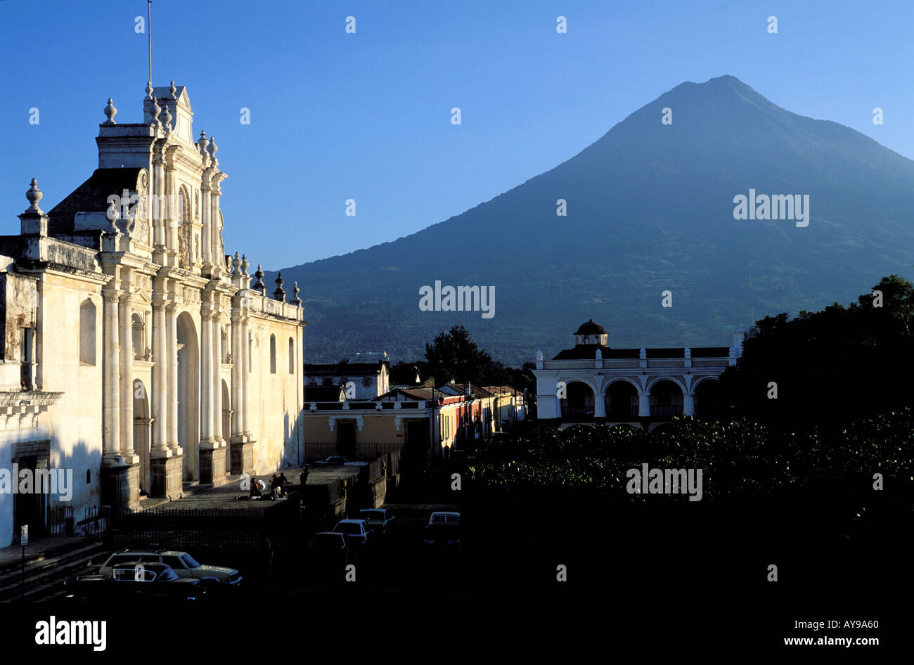 Guatemala Antigua Plaza Mayor Cathedrale Stock Photo - Alamy