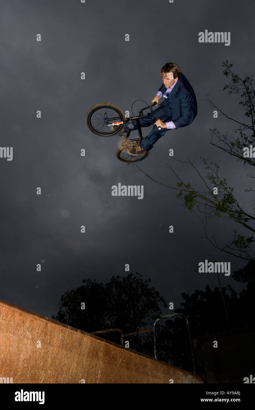 Bmx in action hi-res stock photography and images - Alamy