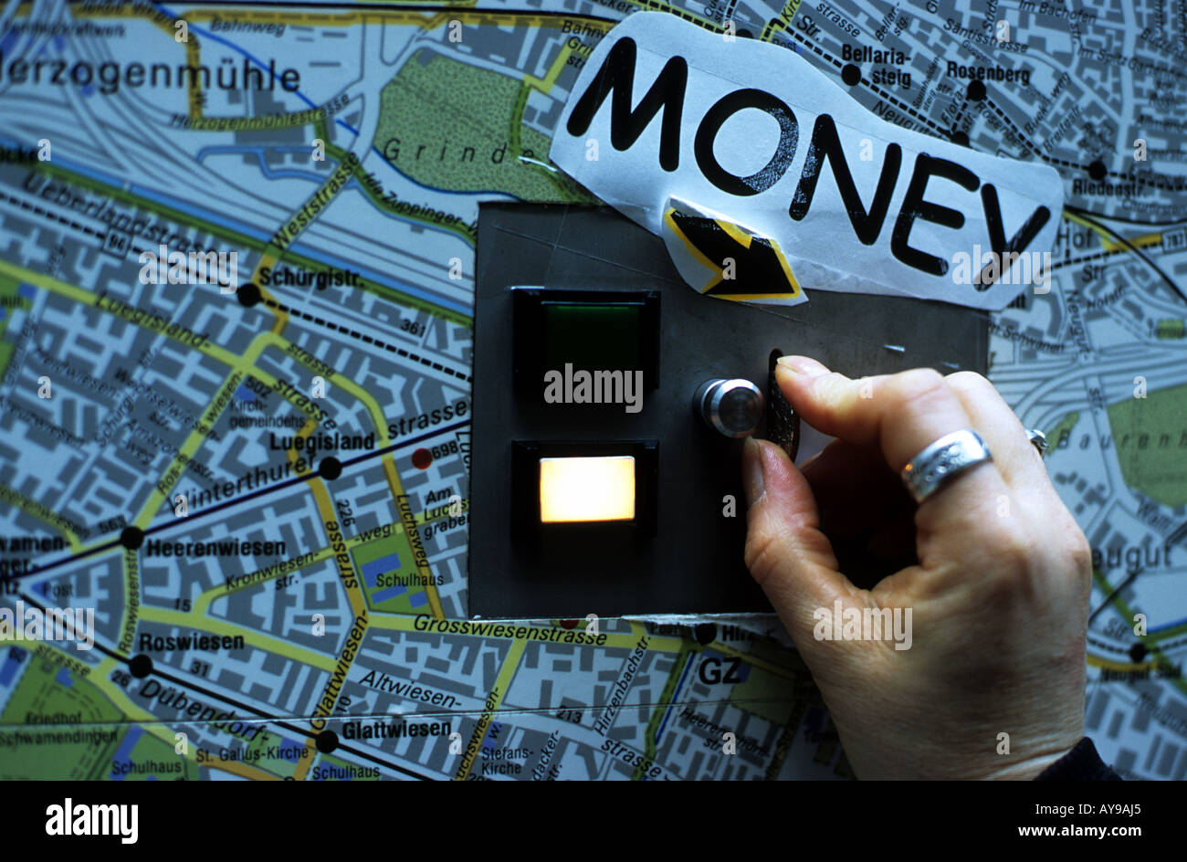 Vending machine suppling city maps hi-res stock photography and images ...
