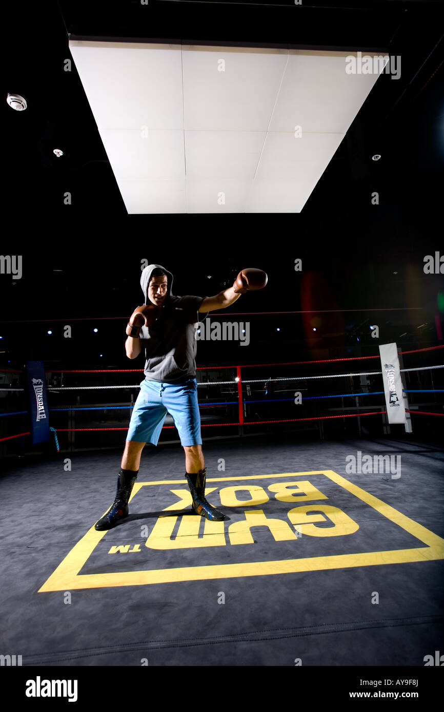 Man training boxing hi-res stock photography and images - Alamy