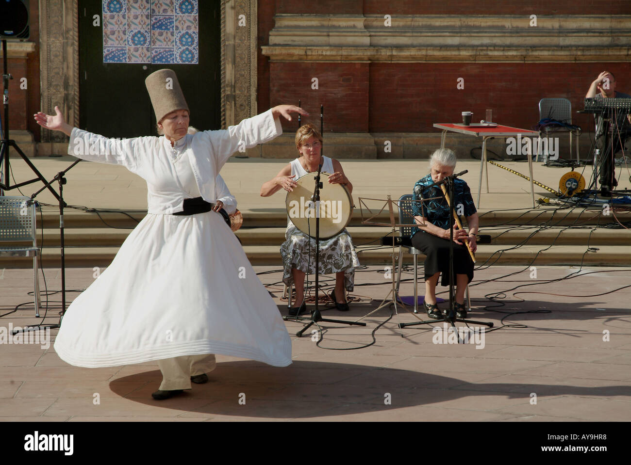 WOMAN DERWISH WHIRLING Stock Photo - Alamy