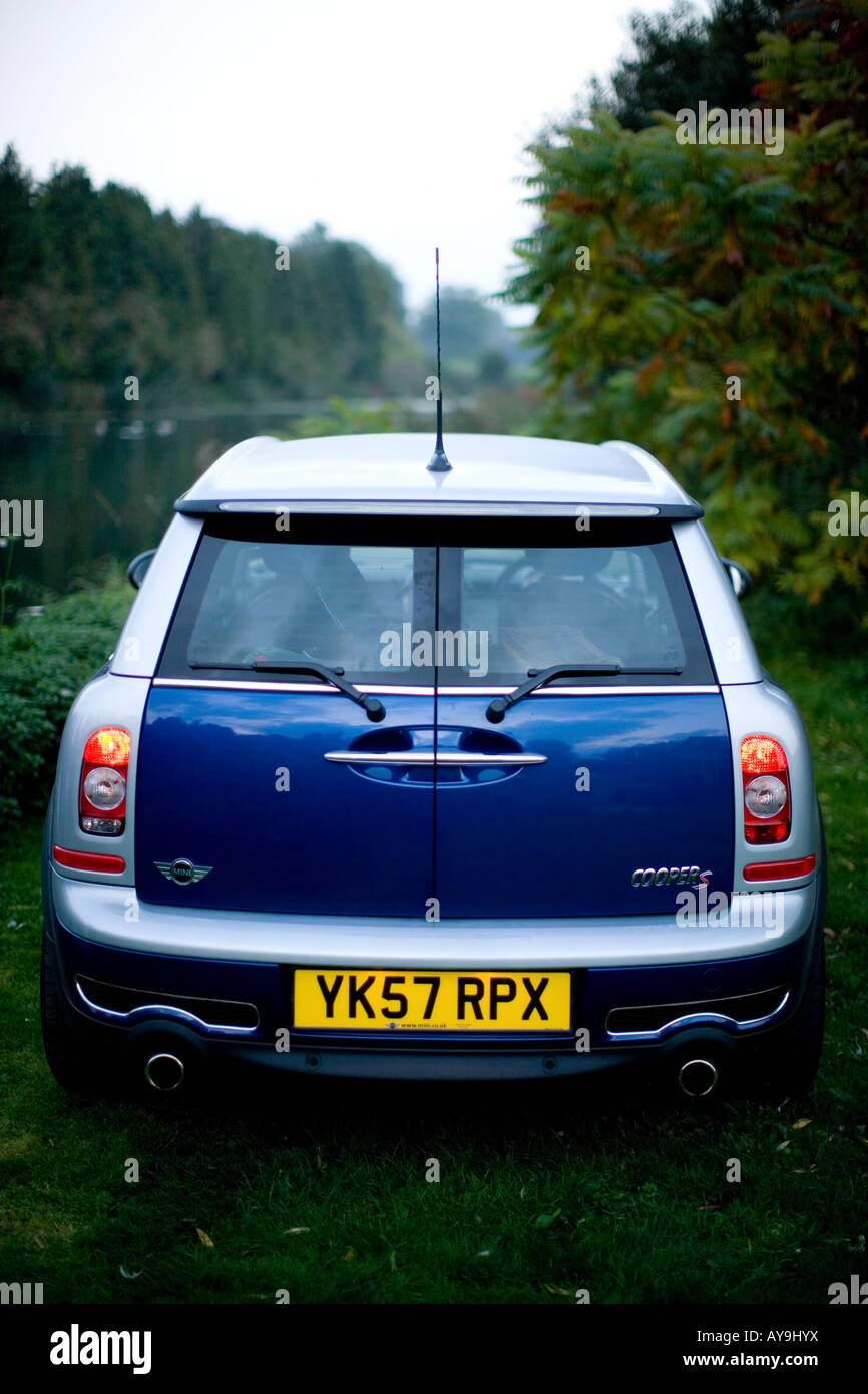 MINI CLUBMAN COOPER S DRAK BLUE Stock Photo - Alamy