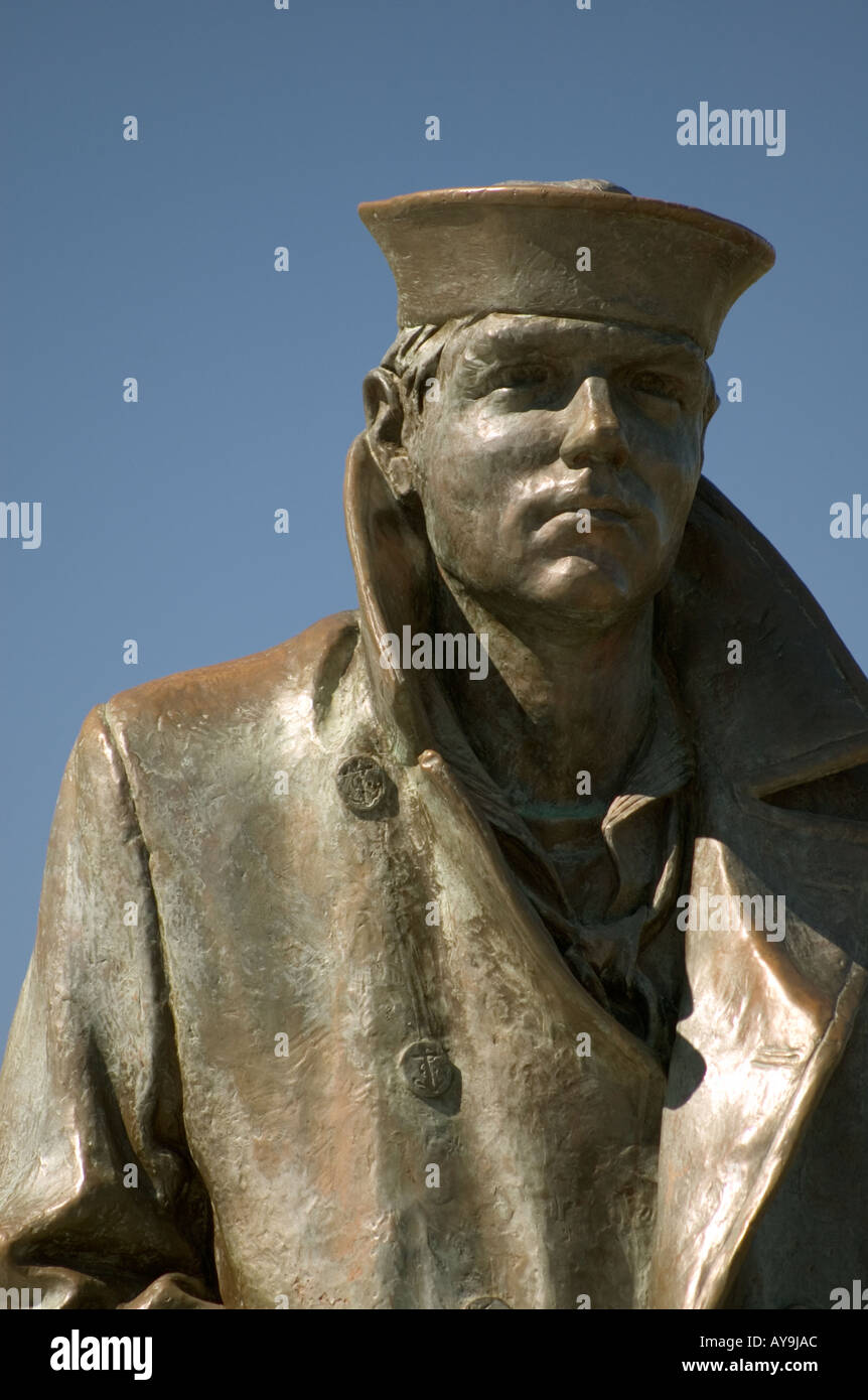 The lone sailor statue hi-res stock photography and images - Alamy