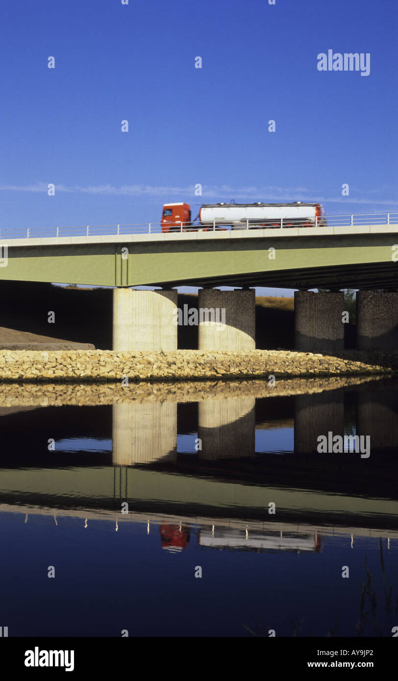 M1 motorway bridge truck hi-res stock photography and images - Alamy