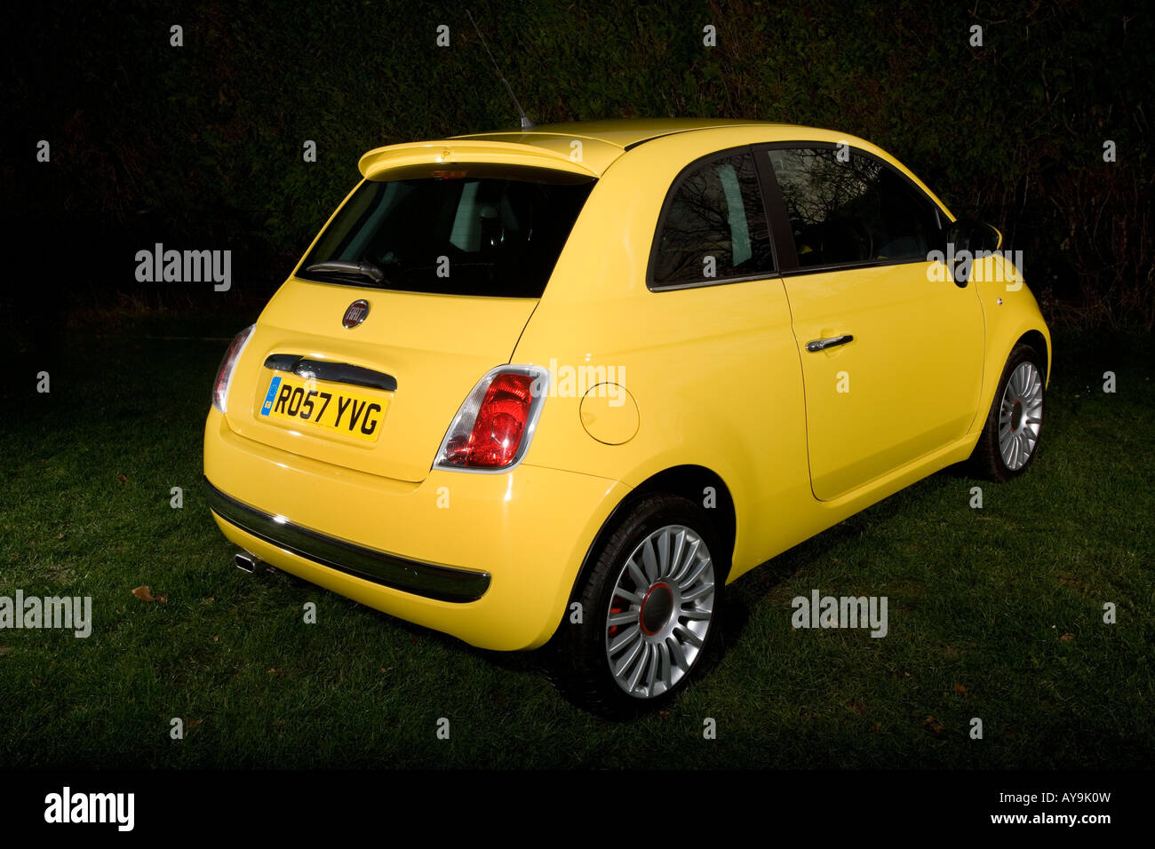 FIAT 500 YELLOW 2008 Stock Photo - Alamy
