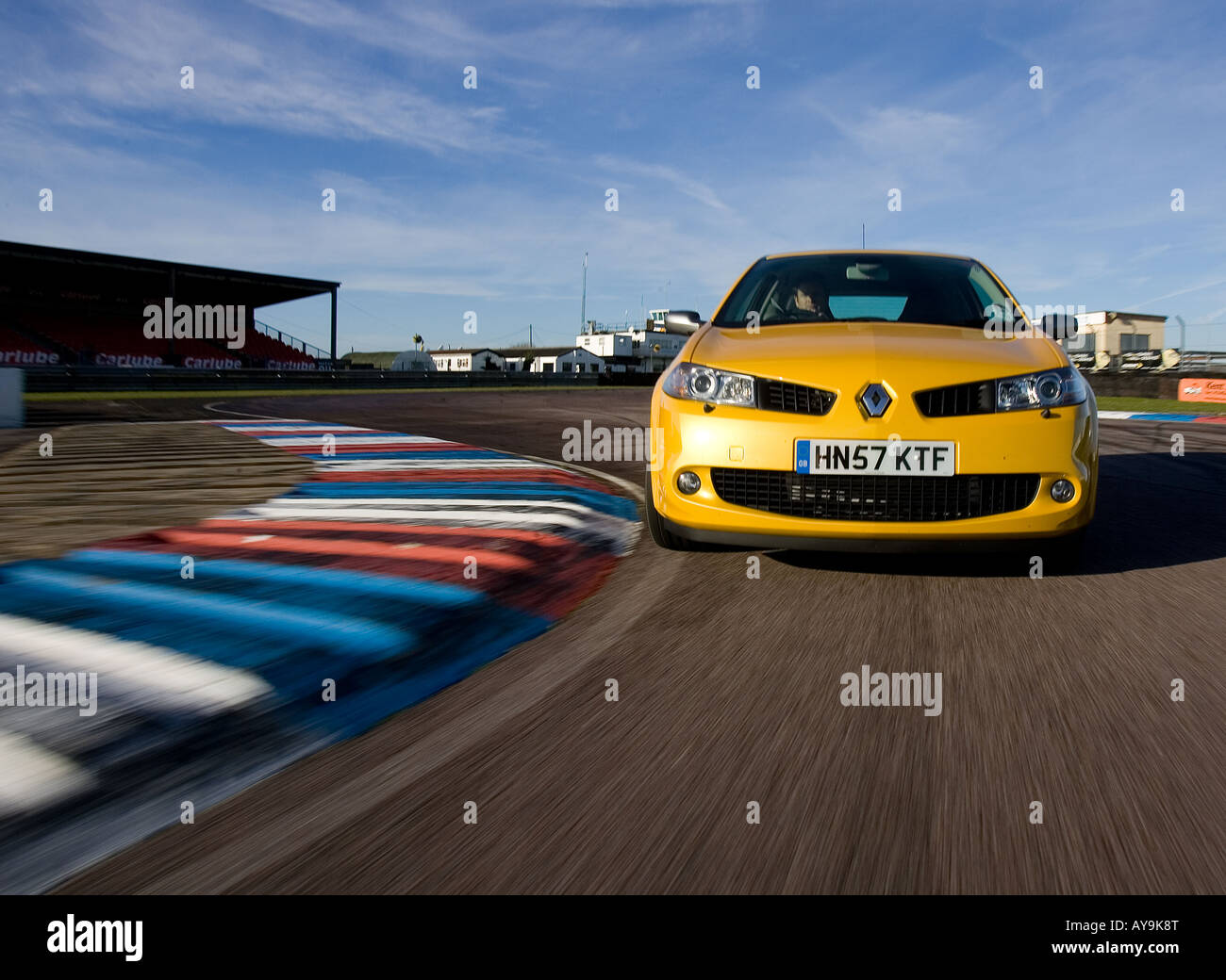 RENAULT MEGANE R26 IN YELLOW AT THRUXTON RACE TRACK Stock Photo - Alamy