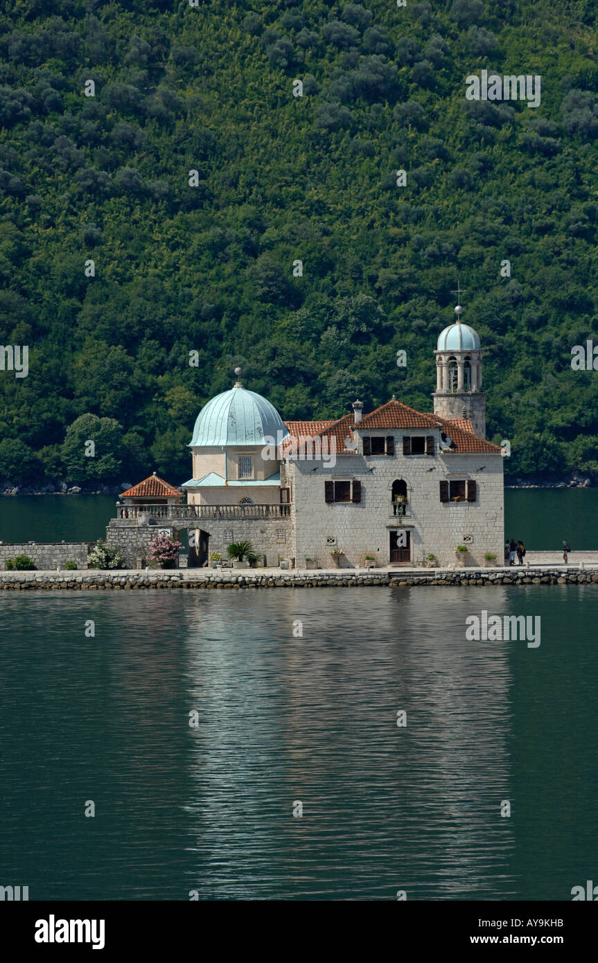 Perast, isle with church Gospa od Skrpelja Stock Photo - Alamy