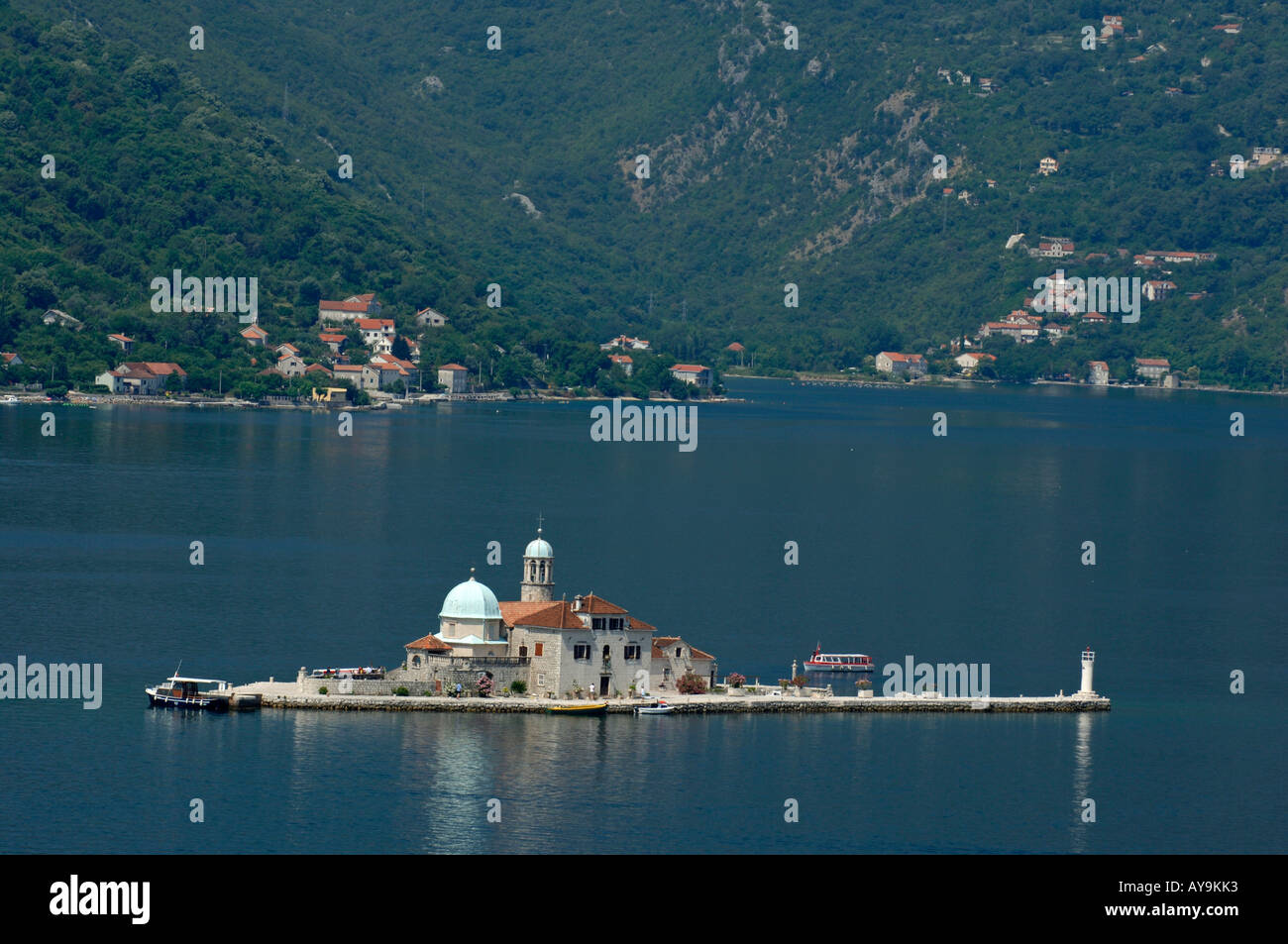 Perast, isle with church Gospa od Skrpelja Stock Photo - Alamy