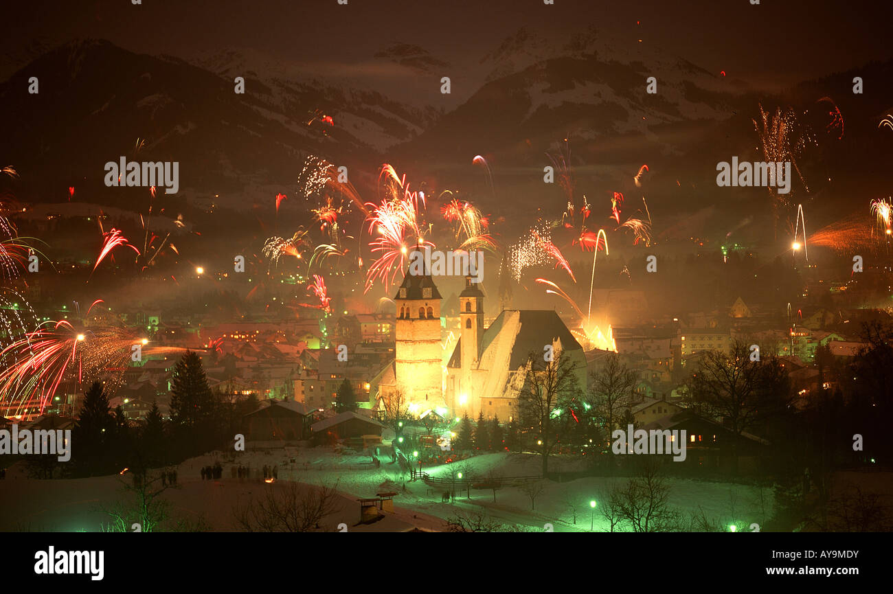 Elevated fireworks hi-res stock photography and images - Alamy