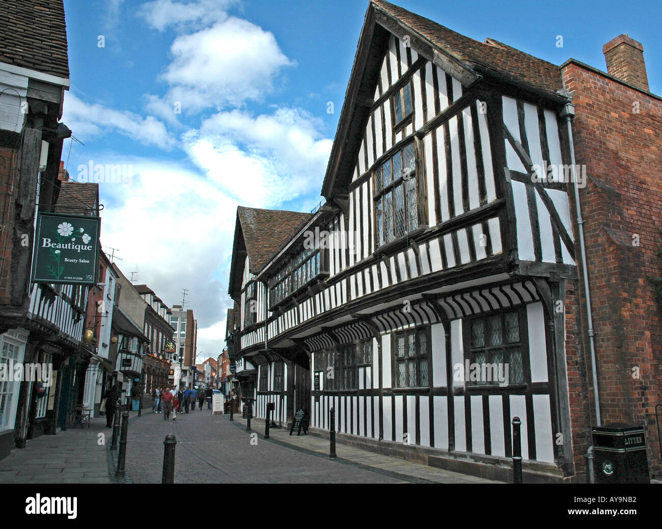 Worcester Tudor houses and shops Stock Photo - Alamy