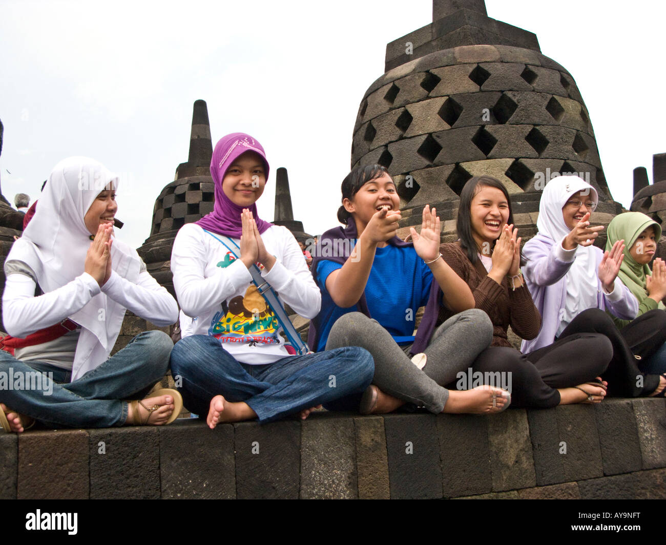 Indonesia school girls hi-res stock photography and images - Alamy