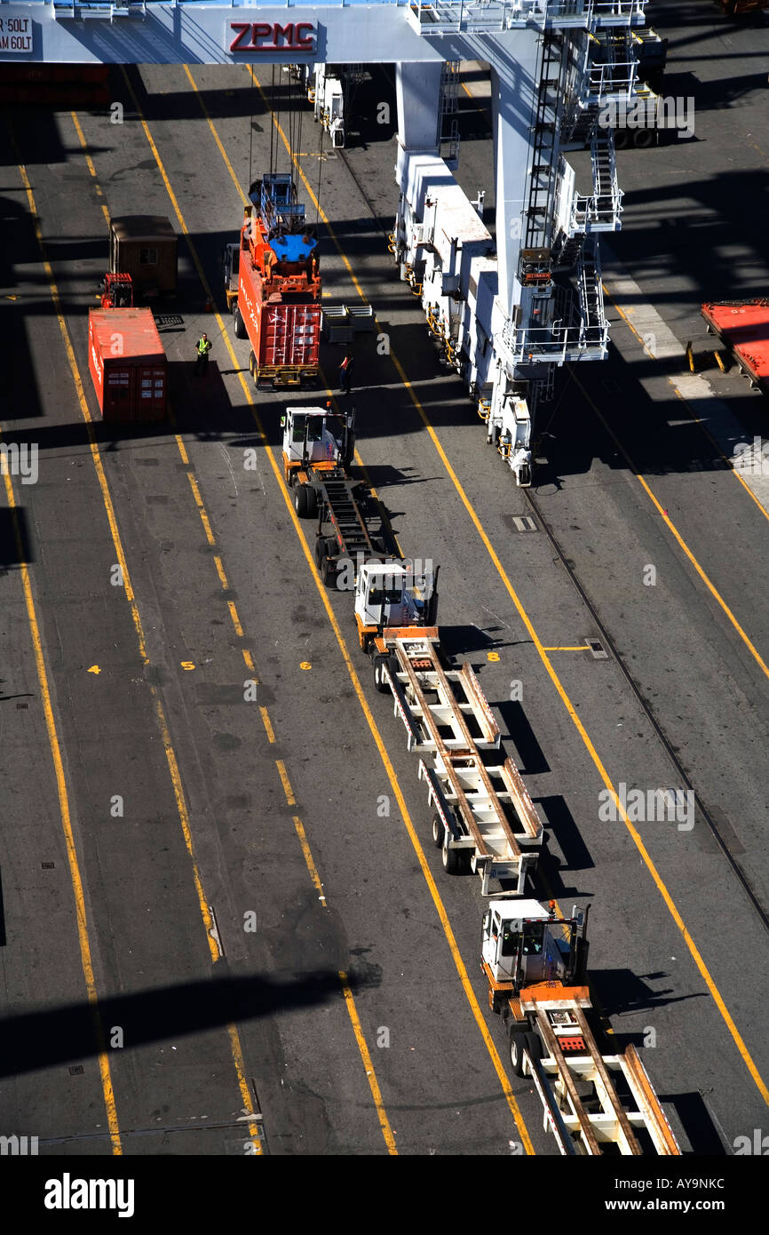 Trucks transferring containers container hi-res stock photography and ...