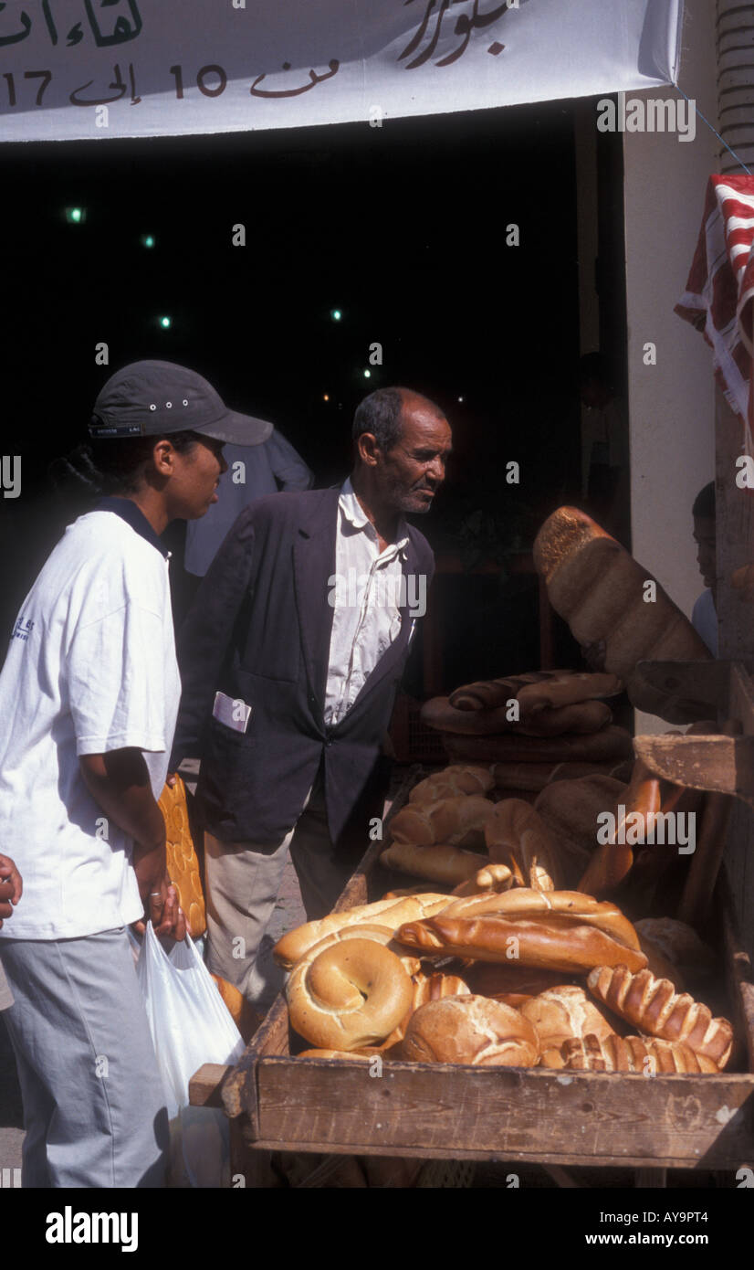 Tozeur market hi-res stock photography and images - Alamy