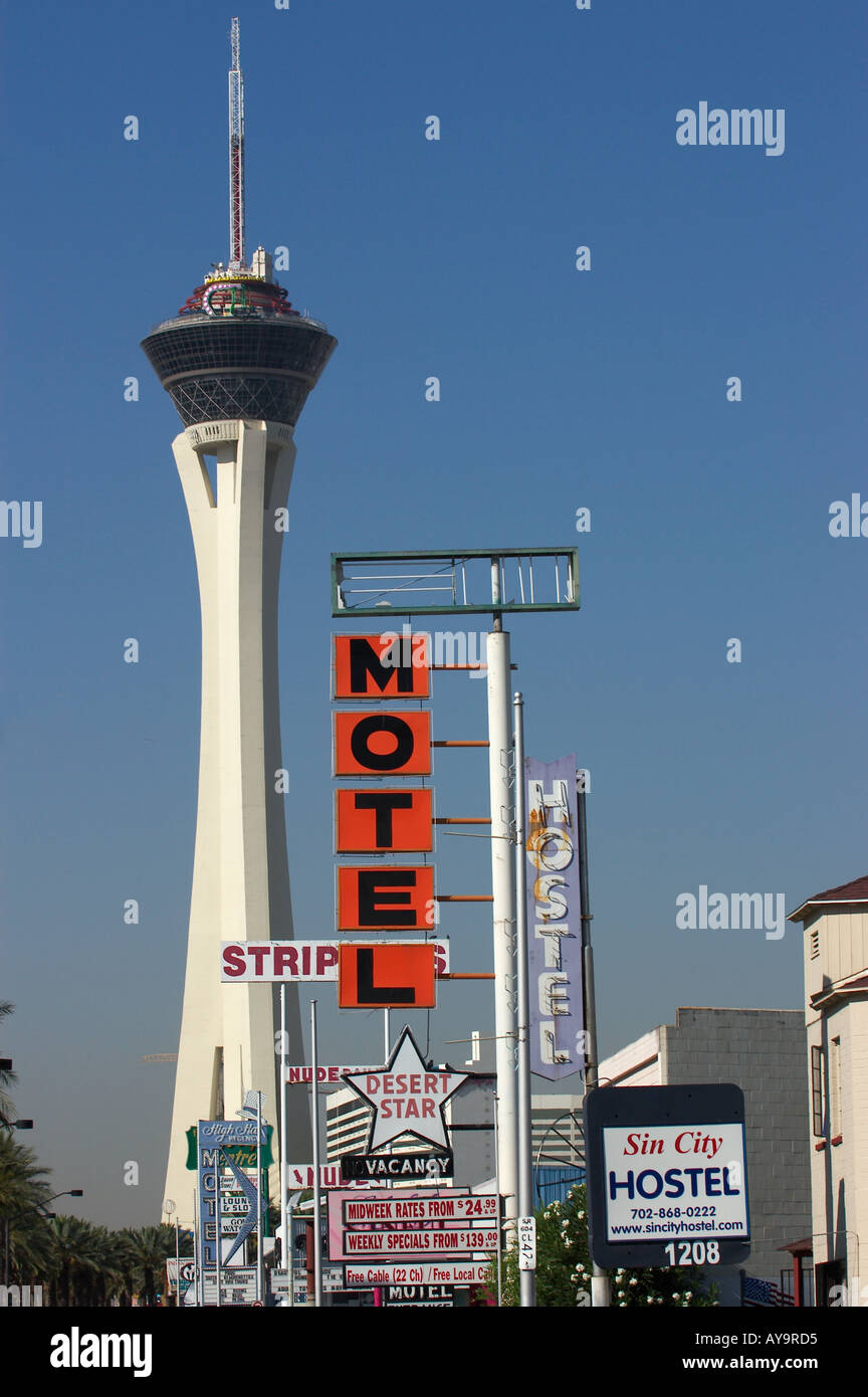 Las vegas lights signs night cityscape hi-res stock photography and ...