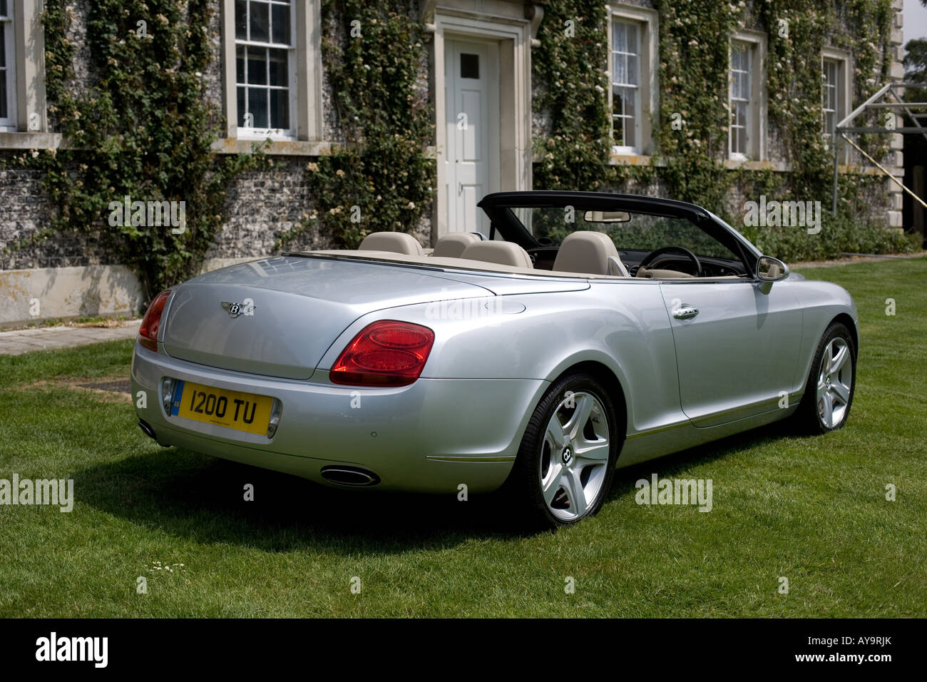 BENTLEY GT CONTINENTAL CONVERTABLE SILVER Stock Photo - Alamy