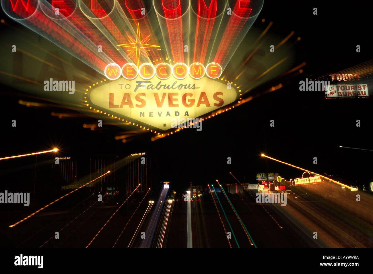 Welcome to Las Vegas sign at night Stock Photo - Alamy
