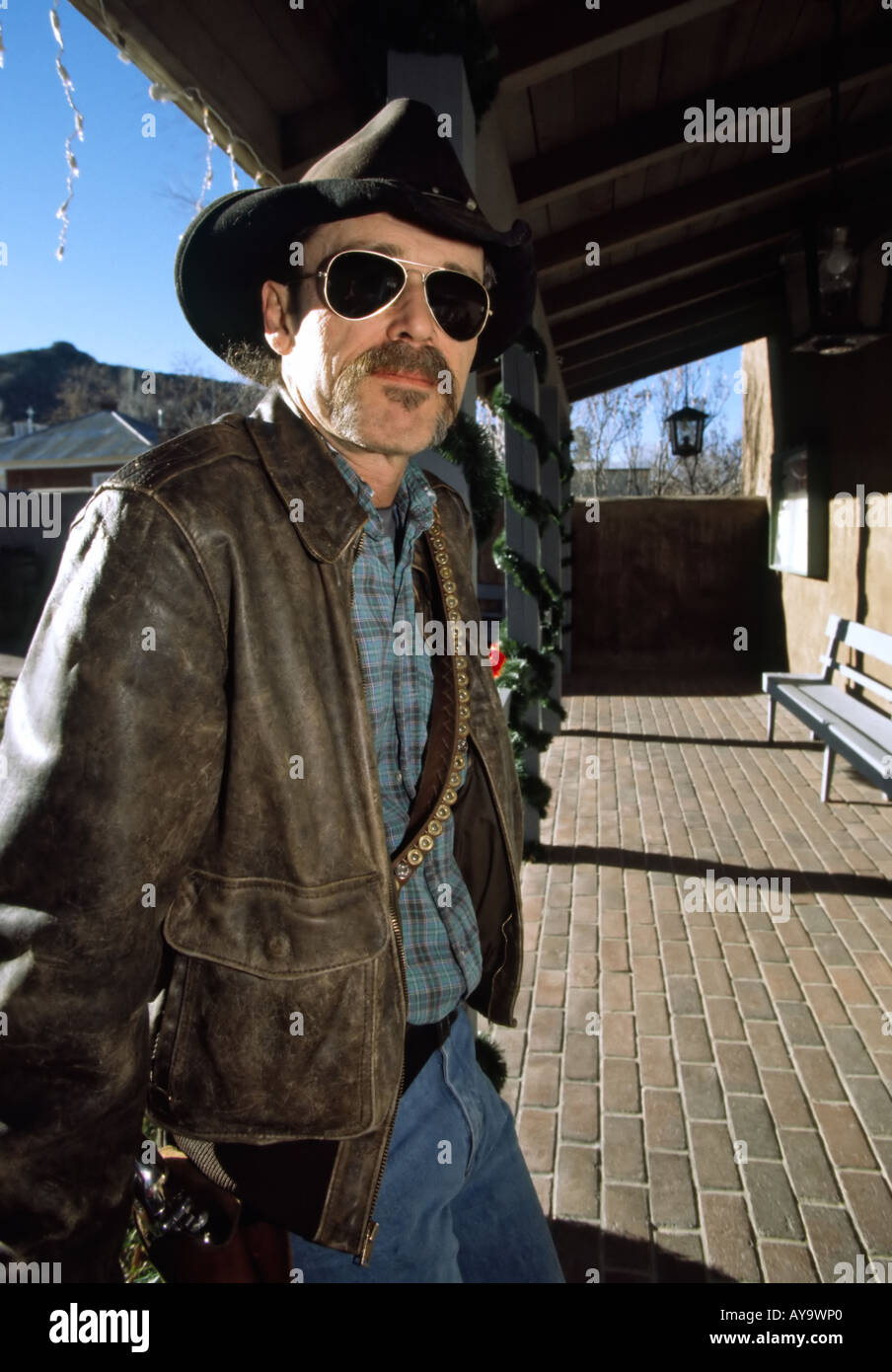 Drew billed dangerous cowboy historian hi-res stock photography and ...
