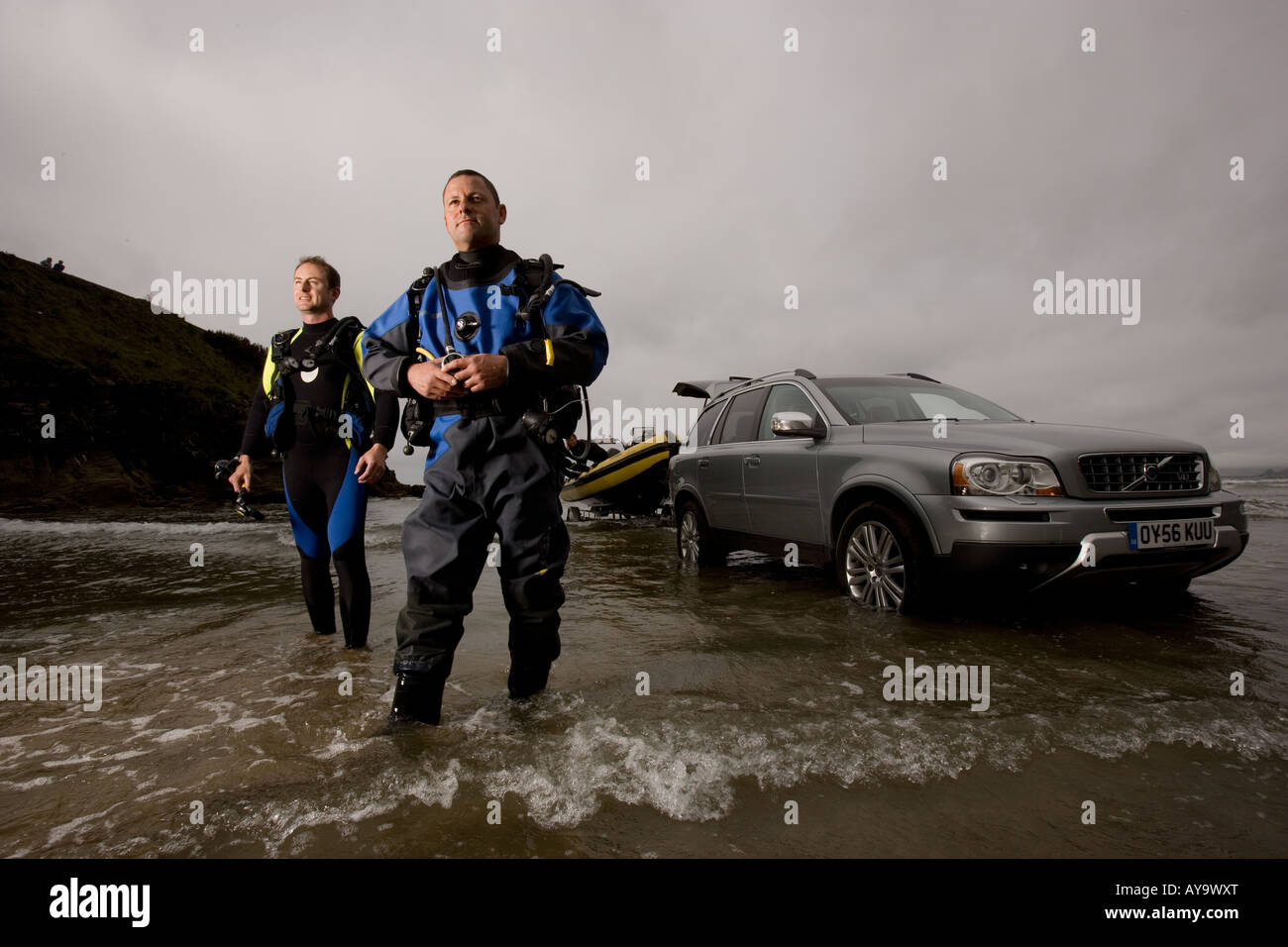 Divers on rib hi-res stock photography and images - Alamy