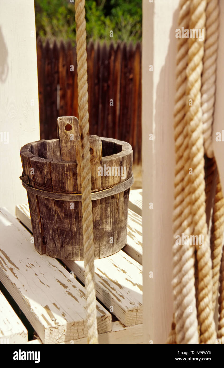 Rope and bucket hi-res stock photography and images - Alamy