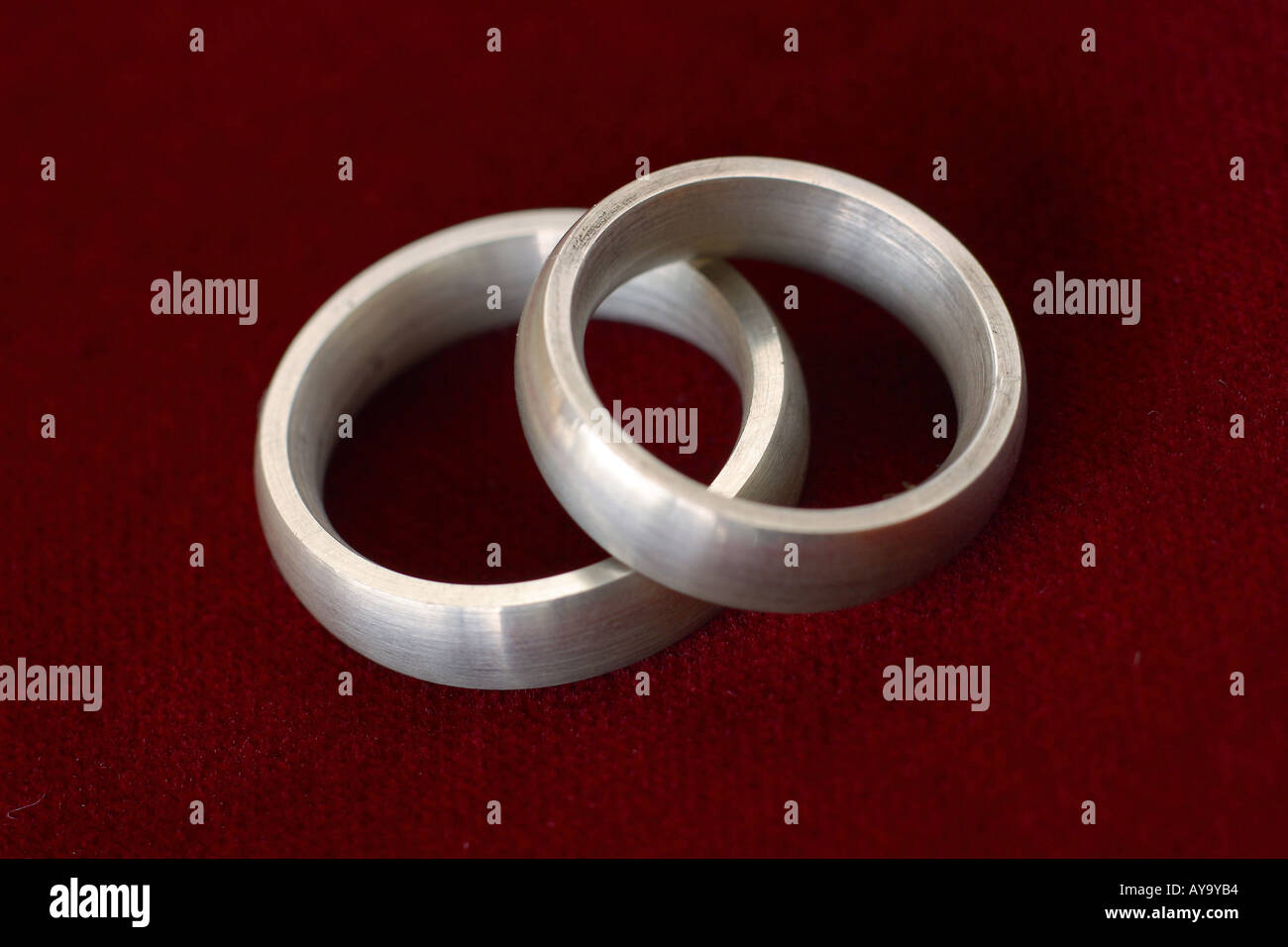 Gold eheringe hi-res stock photography and images - Alamy