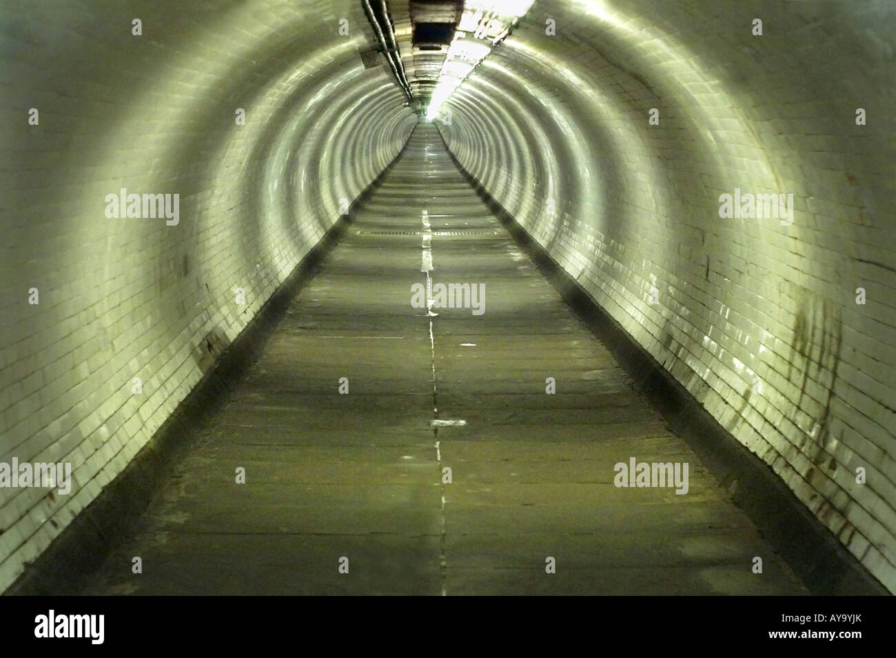 long tunnel perspective Stock Photo - Alamy