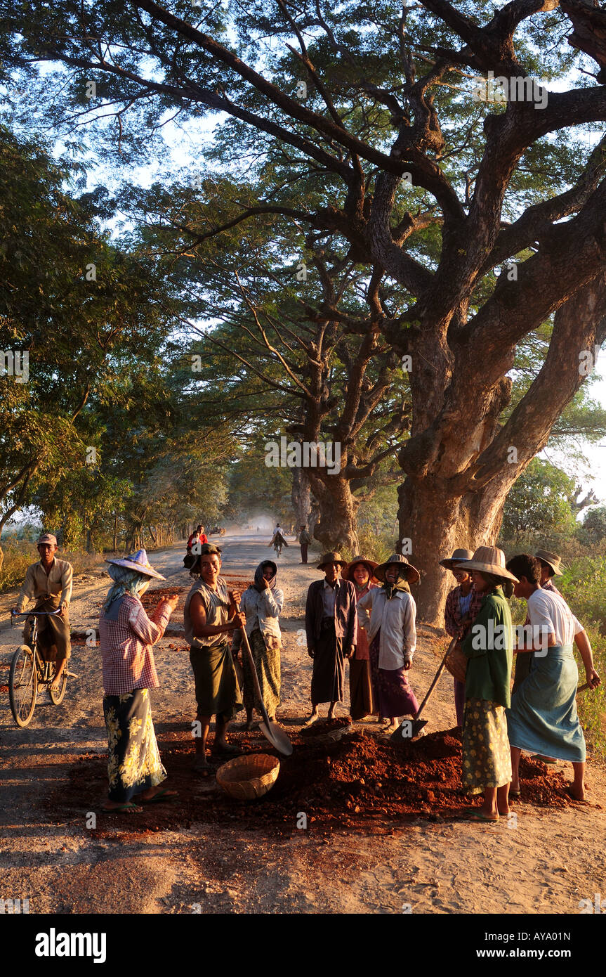 Street working construction a dusty road Pyay Myanmar Stock Photo - Alamy