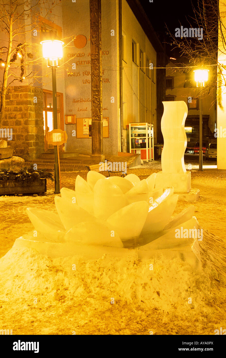 Lotus flower ice sculpture ice hi-res stock photography and images - Alamy