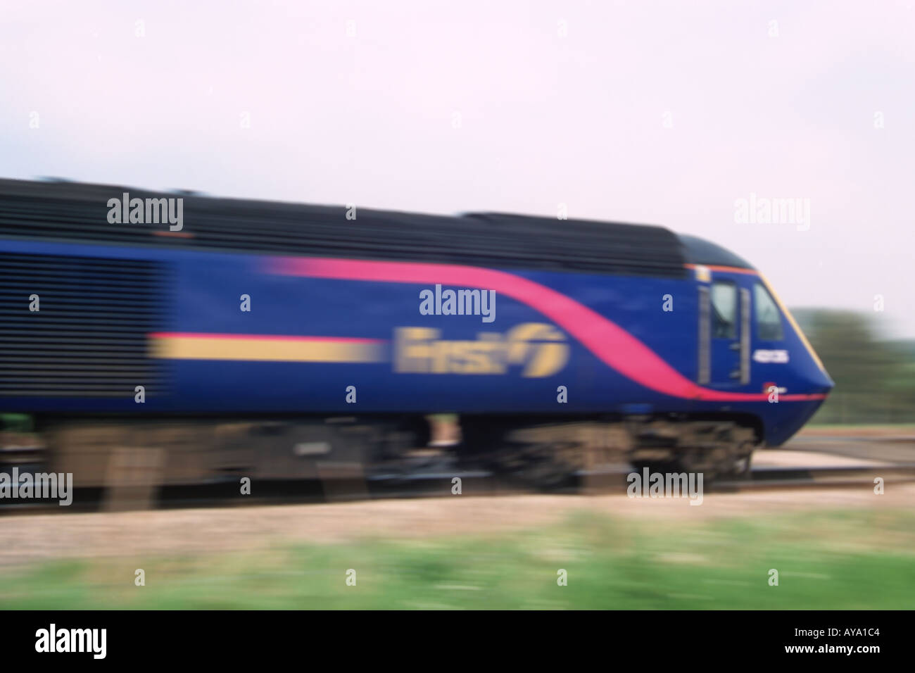 First Great Western Train Vale of Glamorgan 48876BT Stock Photo - Alamy