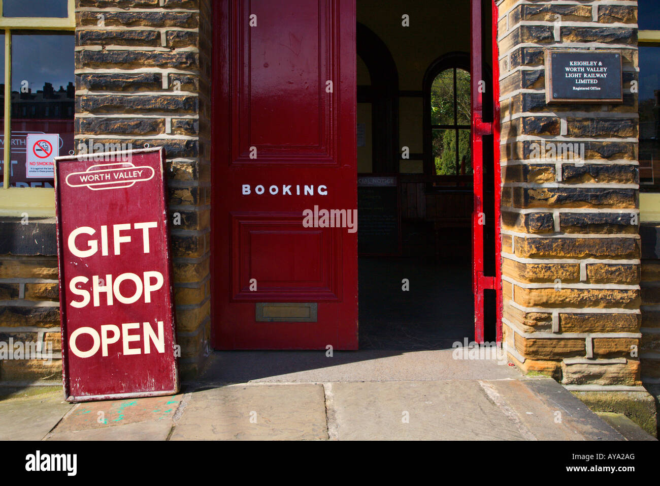 Haworth station sign hi-res stock photography and images - Alamy