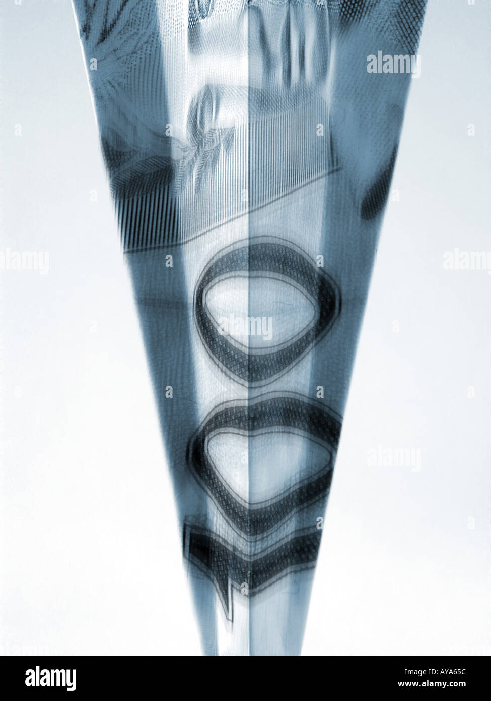 Paper airplane note of a hundred real Stock Photo - Alamy