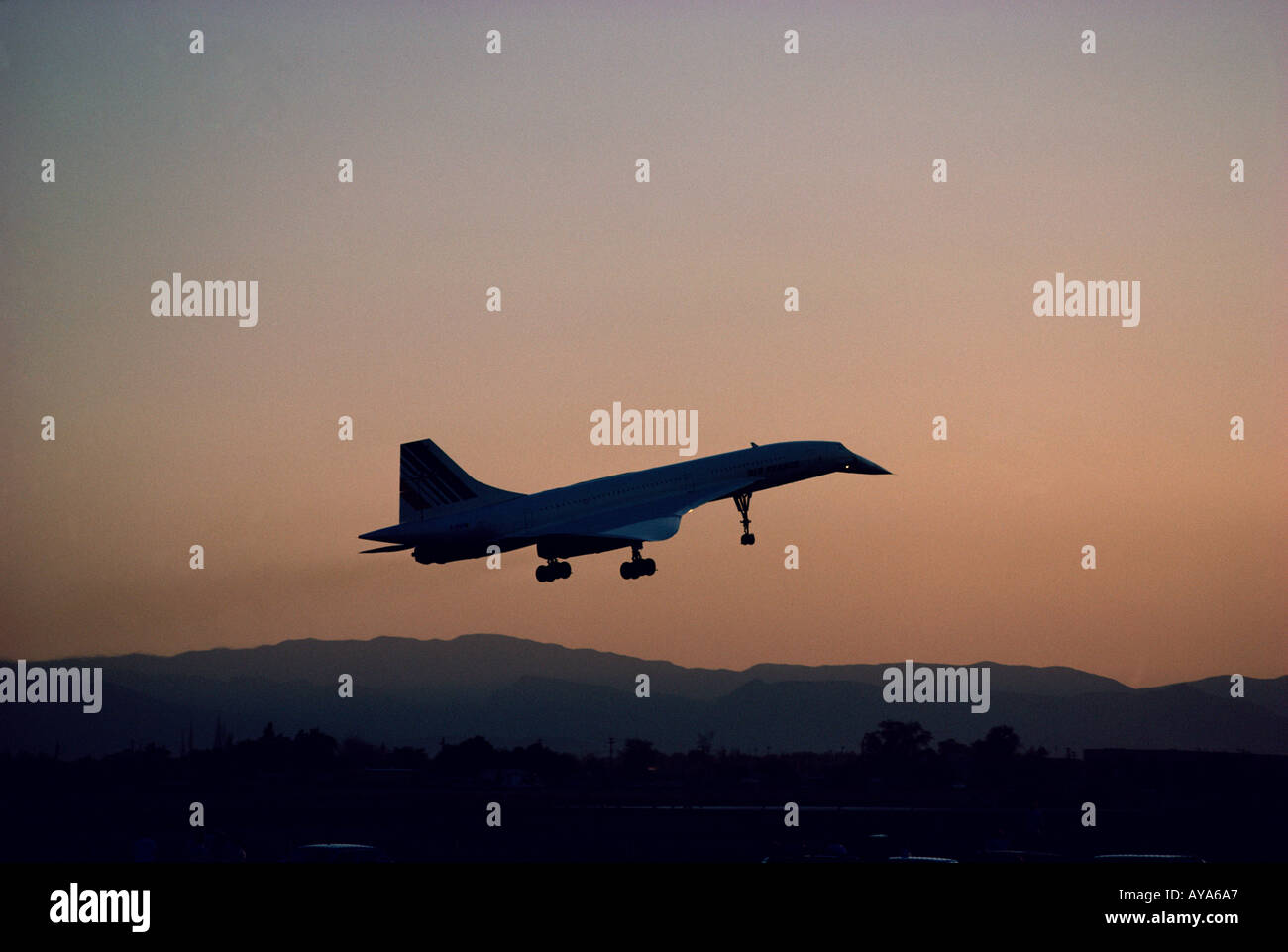 Concorde Landing Sunset Stock Photo - Alamy